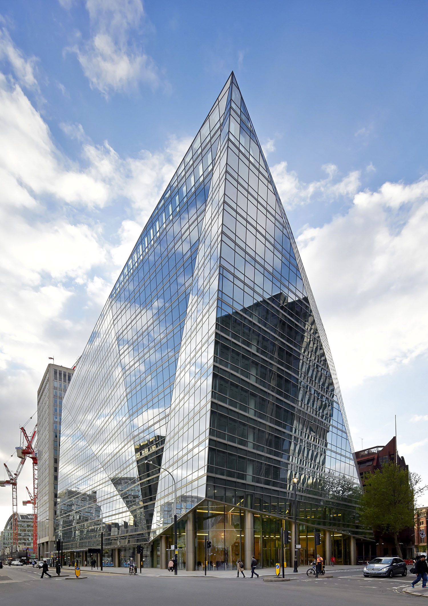 62 Buckingham Gate | Pelli Clarke & Partners